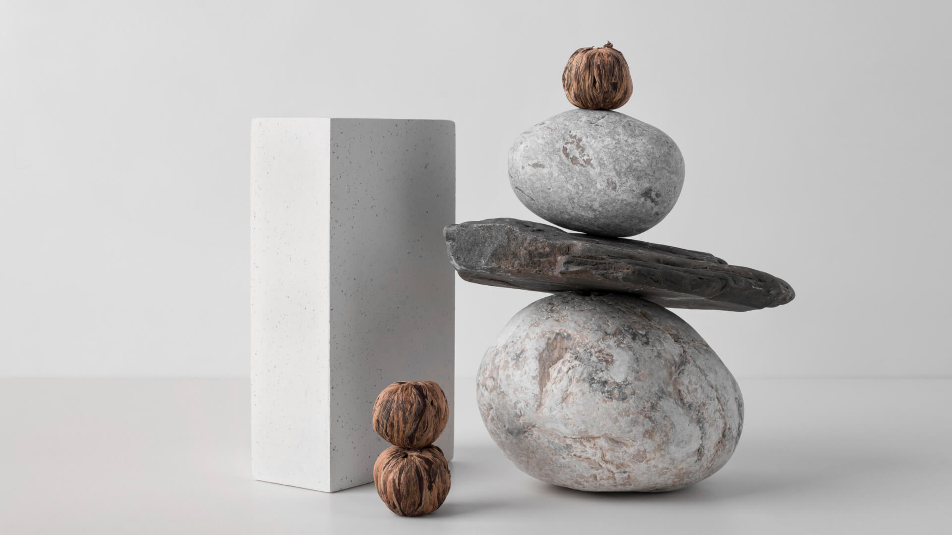 Full Screen Showcase | Bright Reference